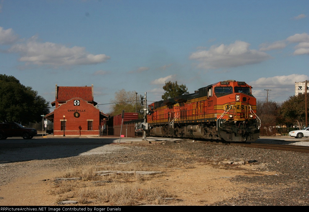 BNSF 5377